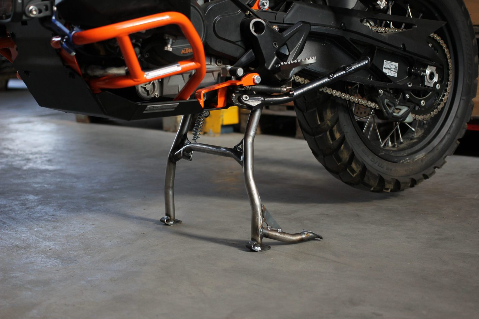 KTM 790 / 890 Adventure R – Centre Stand – Outback Motortek United Kingdom